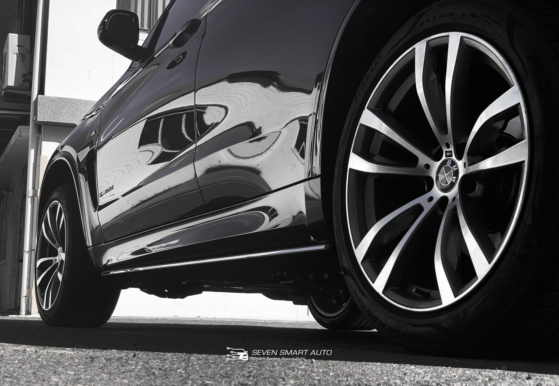 SUVs Deployable Power Side Step System - Seven Smart Auto